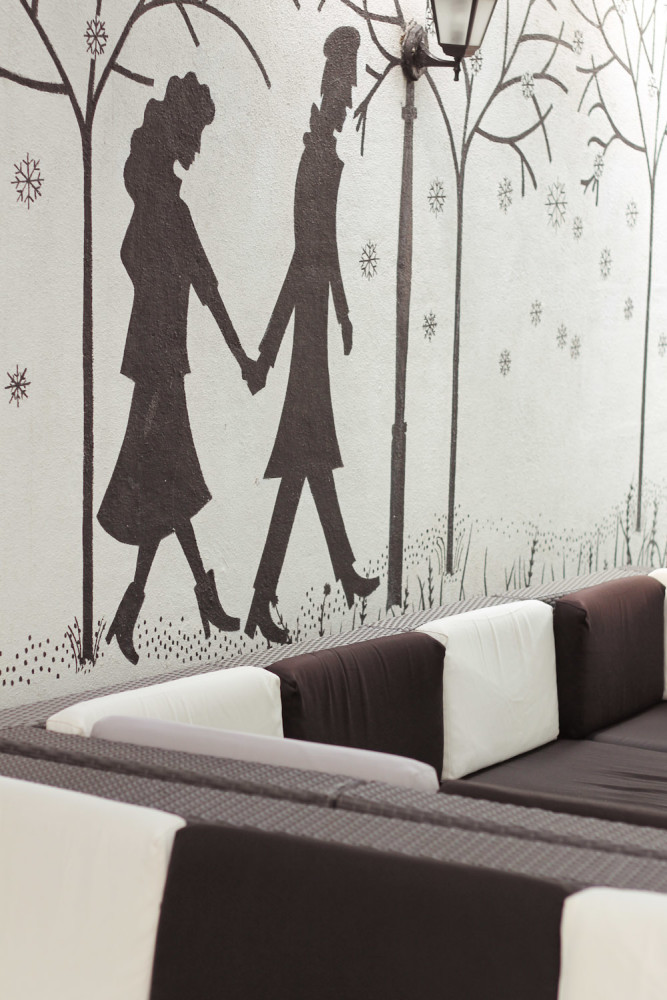 Eat Around the Corner ☆ Stylish Cafe in Bandra West, Mumbai | Chuzai Living