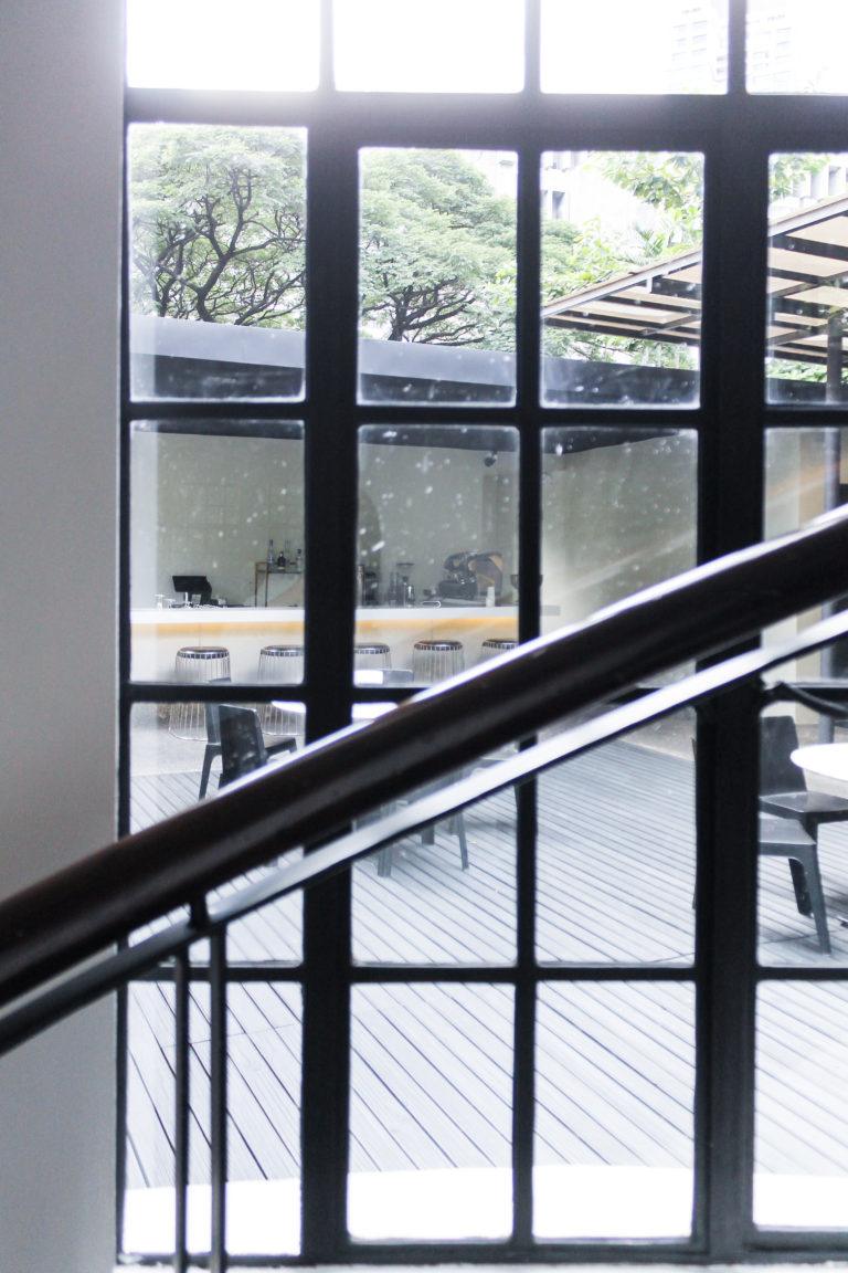 Blackbird Makati ☆ Beautiful Restaurant in The Historical Nielson Tower ...