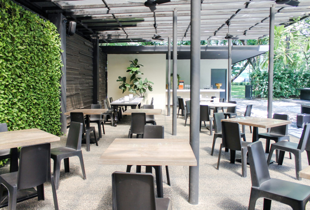 Blackbird Makati ☆ Beautiful Restaurant in The Historical Nielson Tower ...